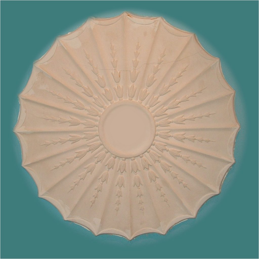 XL SCALLOPED ADAM CEILING CENTRE CC44 710mm - Abby Mouldings